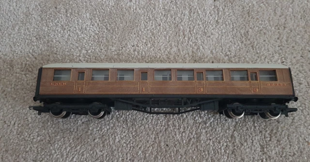 HORNBY OO GAUGE LNER Composite Coach in LNER Teak 22357 £2.00 - PicClick UK
