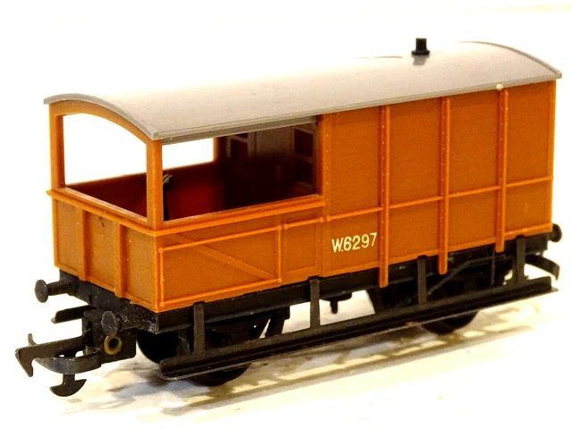 TRIANG R124 Wagon Ancien Couvert Avec Poste De Freins Echelles Ho Oo ...