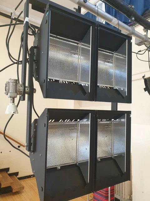 ADB 4 CELL theatre flood light 1000w (total 4000w)- ONLY USED ONCE! ACP ...