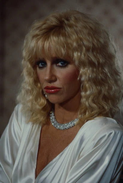 SUZANNE SOMERS IN the tv mini-series 'Hollywood Wives'- 1985 Old Photo ...
