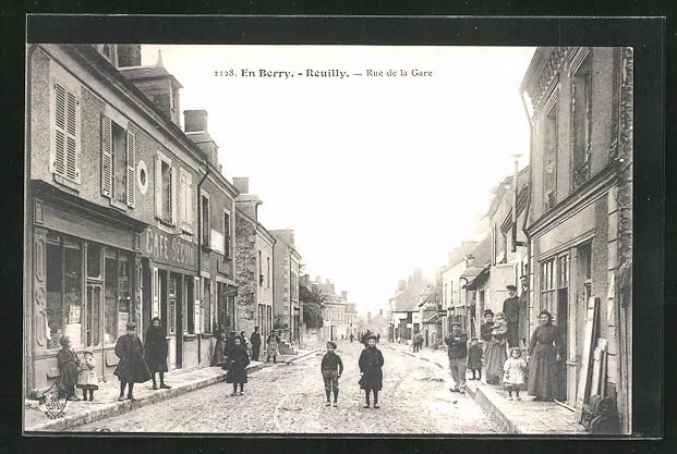 CPA REUILLY, EN Berry, Rue de la Gare EUR 17,00 - PicClick FR