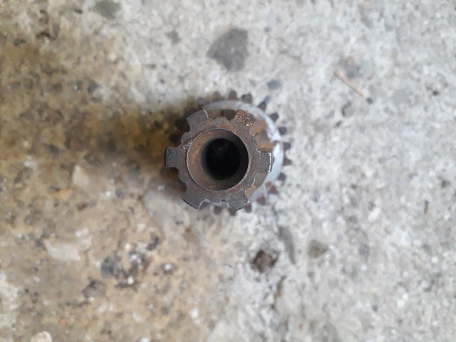 NOS PIGNON À queue d'embrayage Motobécane 250 350 500 bloc S S3 S4 S4C S5C R44C EUR 159,99 ...