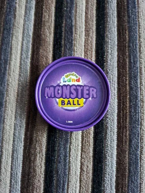 CBEEBIES ALTON TOWERS Pop Badge £3.50 - PicClick UK