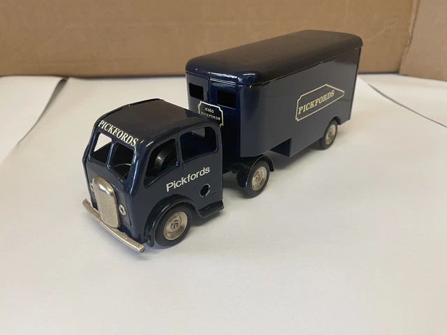 TRIANG MINIC TINPLATE Clockwork Articulated Pantechnicon Repainted ...
