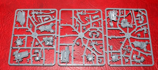 WARHAMMER 40K DEATHGUARD Deathshroud Bodyguard/Terminator Parts on 3 ...