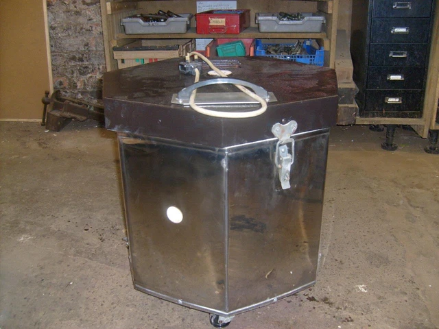 POTTERY KILN, CROMARTIE H40, top loading, new elements 2016, lots of ...