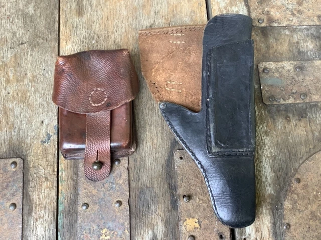 RARE ORIGINAL WW2 German 1944 officers dated pistol and ammo pouch £25. ...