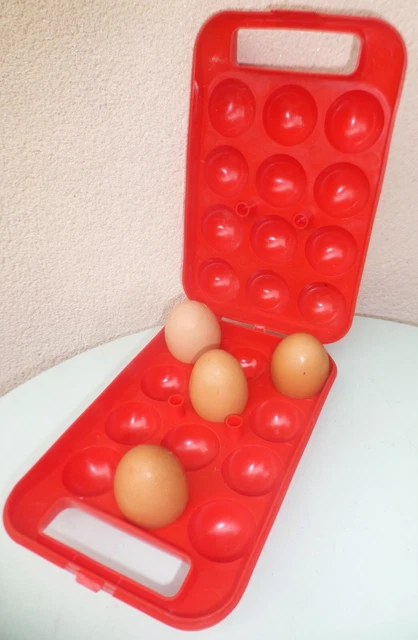 BOITE À 12 OEUFS Plastique Rouge Vif France 1970 Vintage Proche du NEUF ...