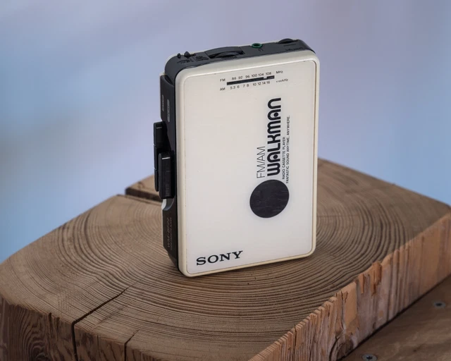 SONY WALKMAN WM-BF22 Vintage Radio Cassette Player weiß FM/AM AF22 EUR ...