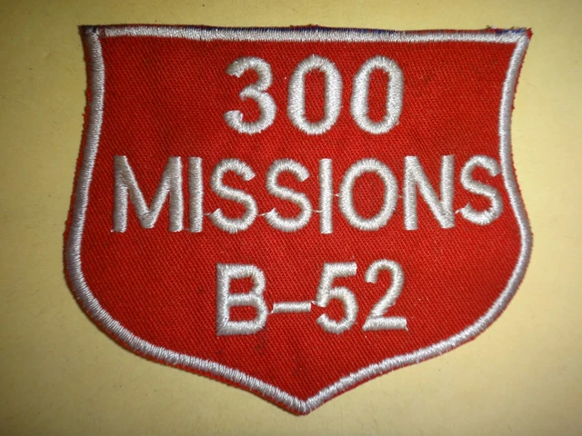 VIETNAM WAR PATCH US Air Force B-52 Bombing "300 MISSIONS B-52" £8.51 ...