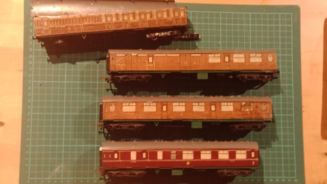 FOUR KITMASTER COACHES with stick on livery, three 'wooden effect' one ...