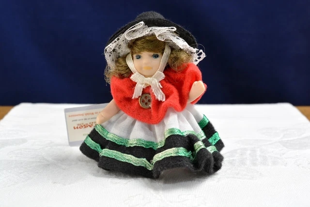 VINTAGE WELSH LADY Porcelain Doll Miniature Pendragon Wales Souvenir ...