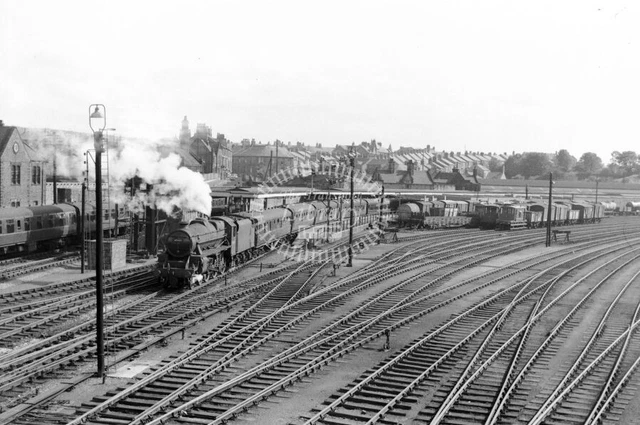PHOTO BRITISH RAILWAYS Steam Locomotive Class 5MT 45445 at Carnforth in ...