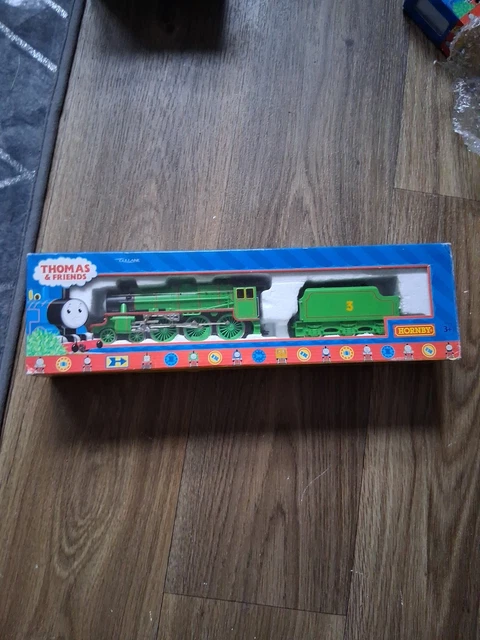 HORNBY THOMAS & Friends Henry 4-6-0 Green Steam Locomotive OO Gauge ...