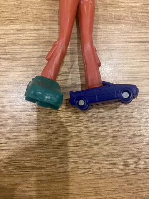 MCDONALDS MONSTERS VS Aliens Susan Ginormica Toy Figure Movable Wheels ...