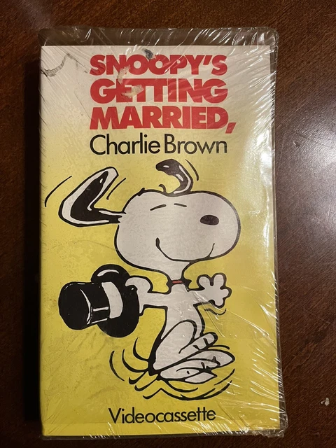 PEANUTS SNOOPY IS Getting Marri Charlie marron VHS scellé EUR 16,54 ...