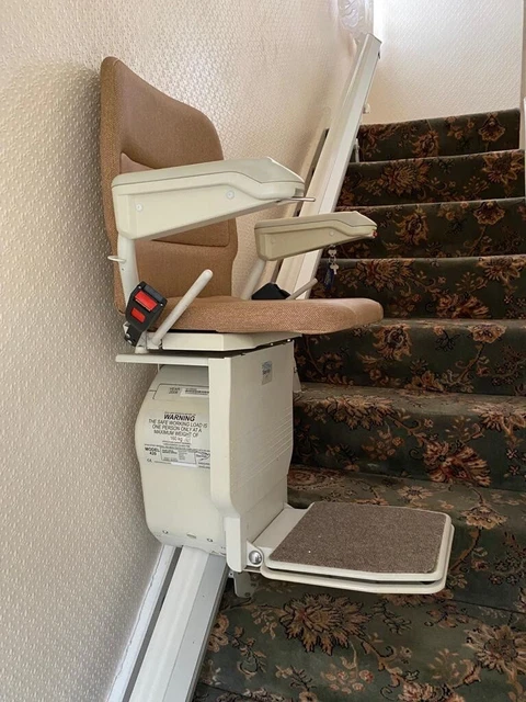 STANNAH STAIRLIFT MODEL 420 £200.00 - PicClick UK