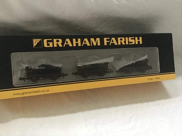 GRAHAM FARISH 373-665 N Gauge 14T Weathered Tarmac Tank Wagons Set £44. ...