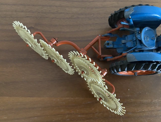 BRITAINS FARM 1:32 Vicon Lely Acrobat HAY TURNER Rake 9537. Tractor ...