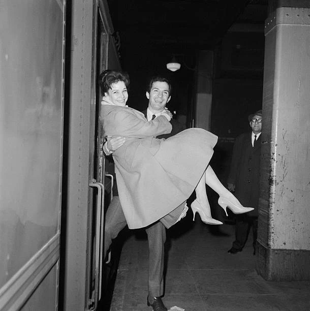 MR AND MRS Ben Gazzara are shown, she is Janice Rule 1961 Old Photo 1 ...