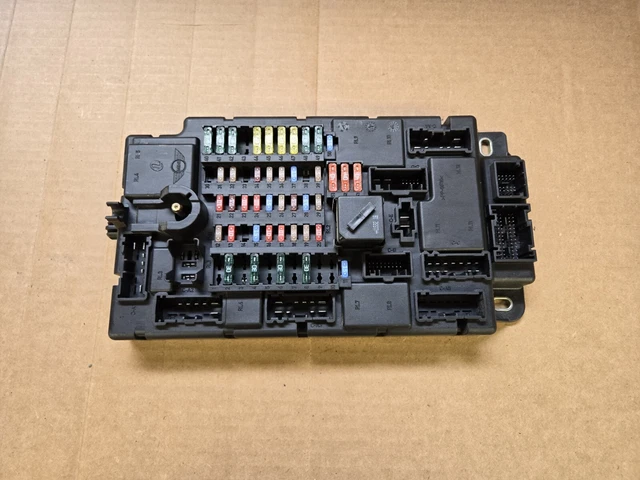 2012 MINI COOPER S R56 H4 boîte à fusibles relais de jonction JBE 6135 ...