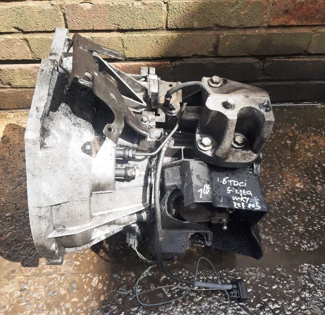 FORD FIESTA MK7 2009 - 2012 5 Speed Manual Gear Box *76,000 Miles * £ ...