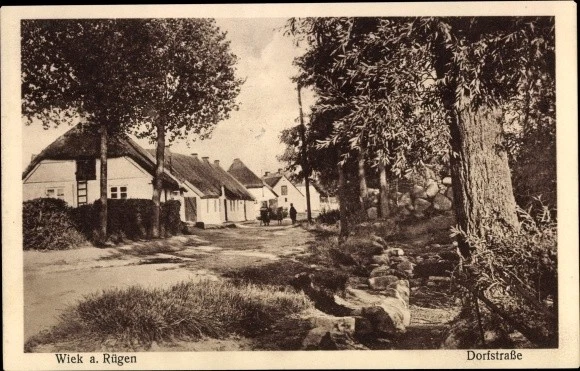 AK WIEK AUF der Insel Rügen, Dorfstraße mit Häusern - 3637380 EUR 9,50 ...