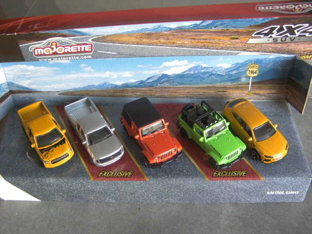 PACK 8 MAJORETTE 4X4 collector BOAT-PORSCHE-JEEP Rubicon-SILVERADO ...