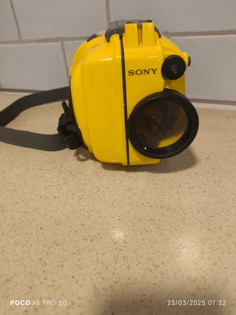 RETRO SONY HANDYCAM SPK-TRX Video-8 Waterproof Underwater Case - £17.36 ...