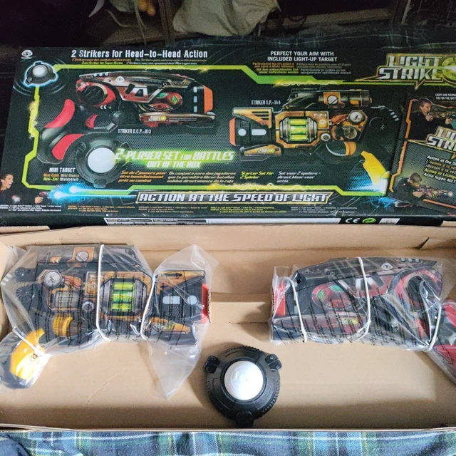 WOWWEE LIGHT STRIKE Laser Gun Bundle 2 Blasters & 1 Target. Complete ...
