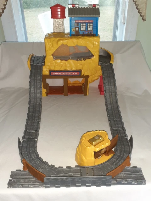 THOMAS & FRIENDS Sodor Mining Rumbling Gold Mine Take N Play Play Set £ ...