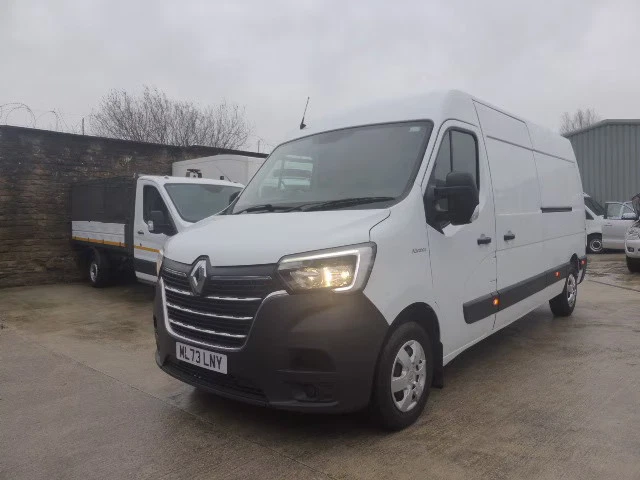 2024 RENAULT MASTER LM35 Blue dCi 135 Advance Medium Roof Van L3 H2 ...