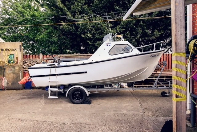 17FT LOFTUS BENNETT Cabin Cruiser with Trailer £1,000.00 - PicClick UK