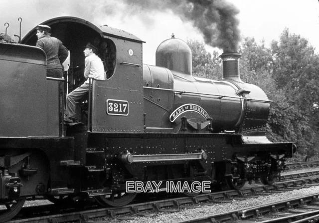 PHOTO PRESERVED Gwr 'Dukedog' No. 3217 Earl Of Berkeley Early In Its ...