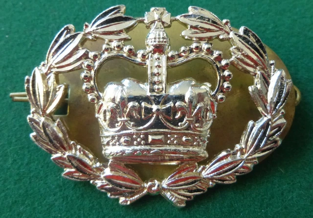 BRITISH ARMY METAL Rank Badge WO2 Crown in Wreath in gold coloured ...