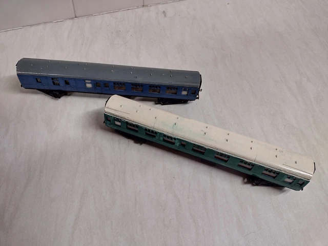 00 GAUGE TRIANG Coaches X 2 £5.00 - PicClick UK
