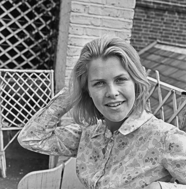 ENGLISH ACTRESS ILONA Rodgers UK 18th May 1965 OLD PHOTO $9.00 ...