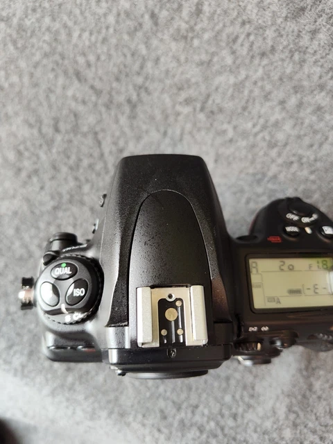 NIKON D700 DSLR Camera with Battery Grip & Charger $500.00 - PicClick AU