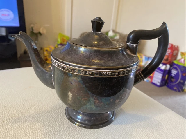 VINERS OF SHEFFIELD Alpha Plate Vintage Antique Teapot Silver Plate £25 ...