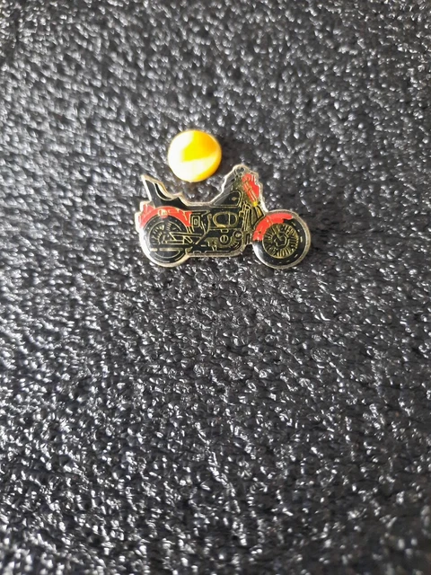 PIN'S MOTO MOTOBIKE motard vehicule route road cycle biker Pin Pins ...