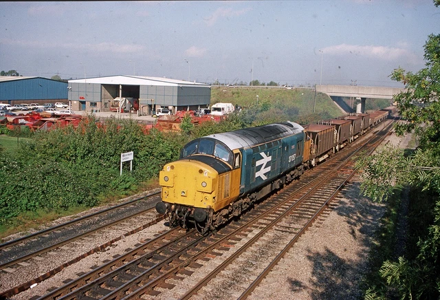 ORIG. 35MM RAILWAY Colour Slide Class 37057 Didcot North Jn. 27 4 95 ...