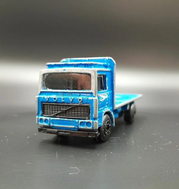 MATCHBOX 1998 VOLVO Container Truck Blue Matchbox Airport 5 Pack Loose ...