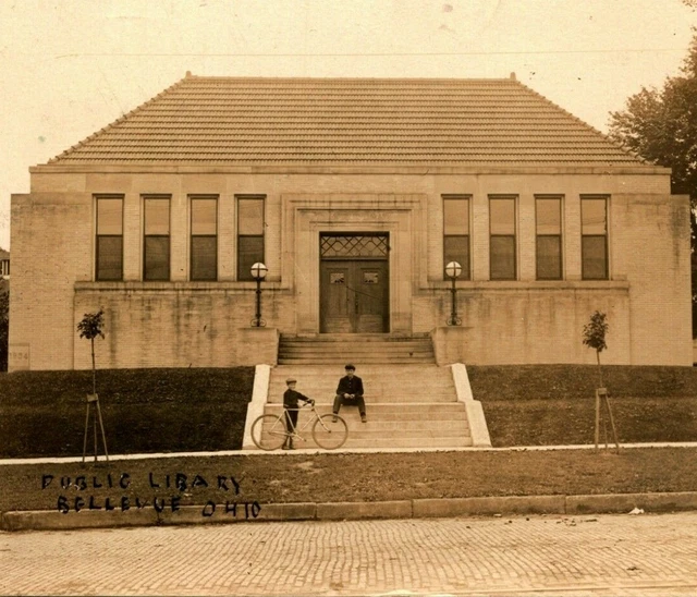 RPPC PUBLIC LIBRARY Niños Con Bicycle Bellevue Ohio Oh 1907 Tarjeta ...