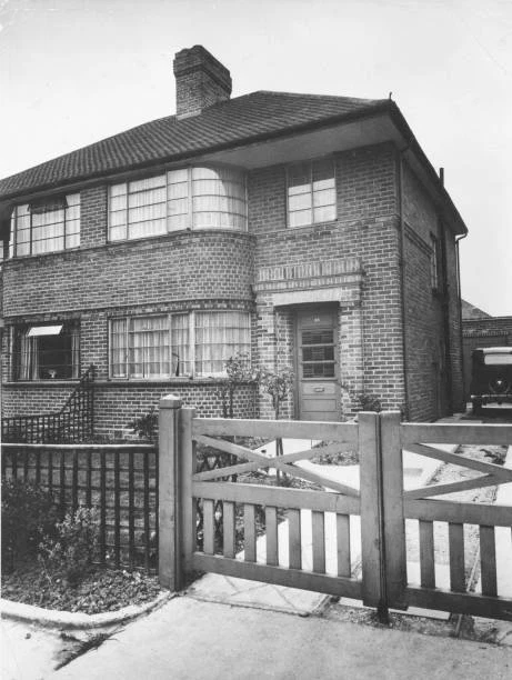 TYPICAL PRE-WAR SEMI-DETACHED house 1935 OLD PHOTO $9.00 - PicClick AU