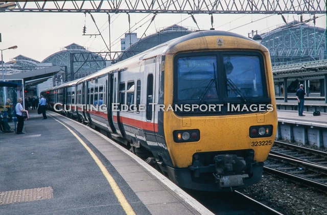 ORIGINAL RAILWAY SLIDE: Class 323 EMU Manchester Piccadilly 2002 L135 £ ...