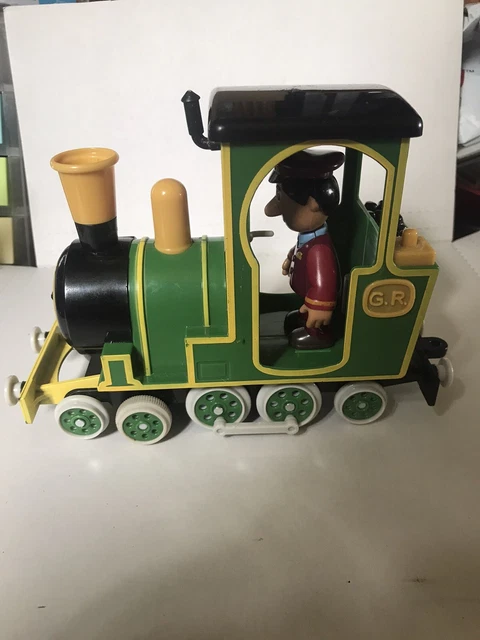 POSTMAN PAT GREENDALE Train - Greendale Rocket with AJ_13 Figure £9.95 ...