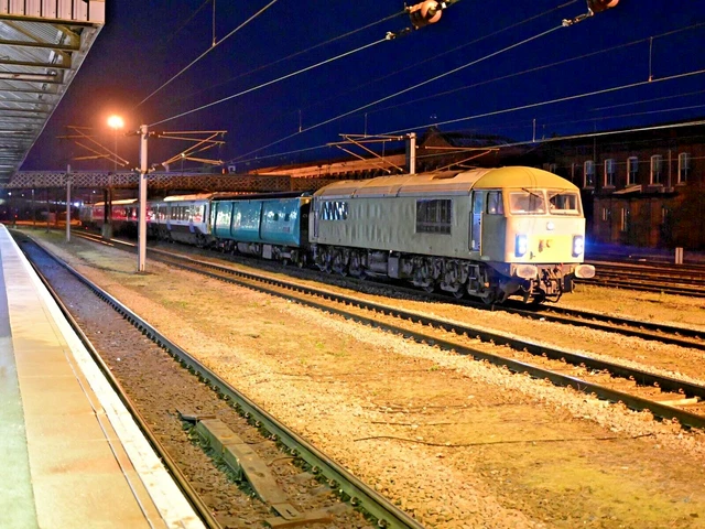 CLASS 69 NO 69010 with 465930 at doncaster £1.00 - PicClick UK