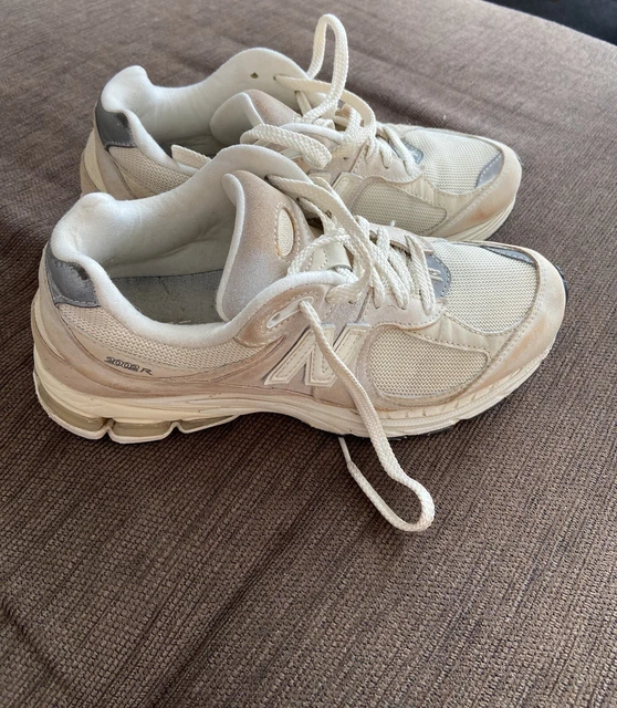 NEW BALANCE 2002R Running Shoes Mens US 7.5 Shoes cream Grey Beige EUR ...