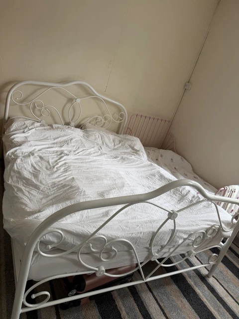 WHITE METAL KINGSIZE Bed And Mattress £52.70 - PicClick UK
