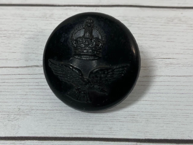 VINTAGE WW2 BAKELITE RAAF (Royal Australian Air Force) button Medium 7/ ...